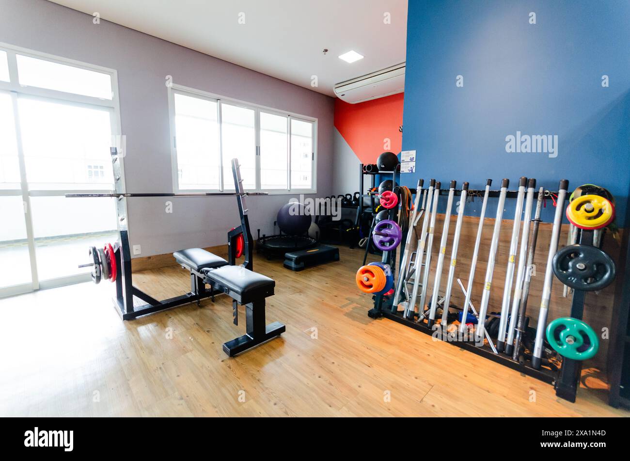 Windows fitness gym hi-res stock photography and images - Alamy