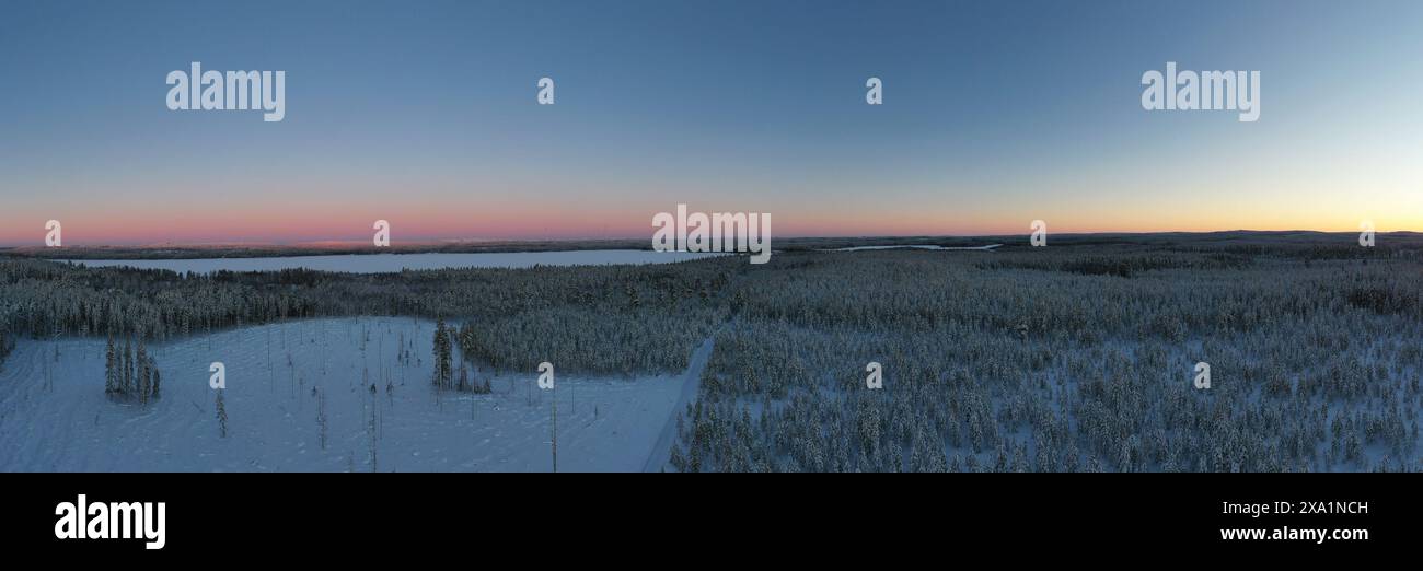 Grasses at waters edge hi-res stock photography and images - Alamy