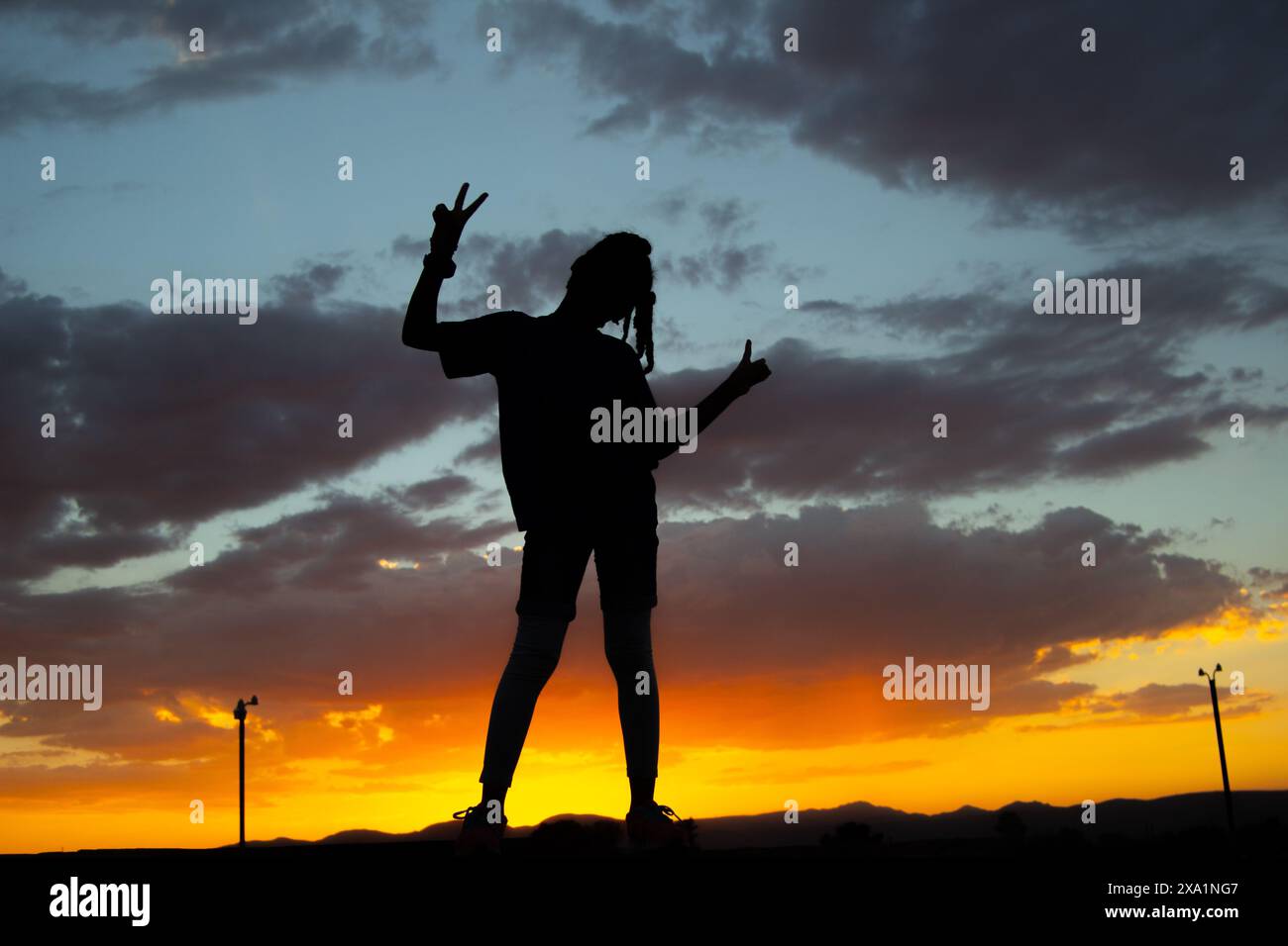 Peace sign girl hi-res stock photography and images - Alamy