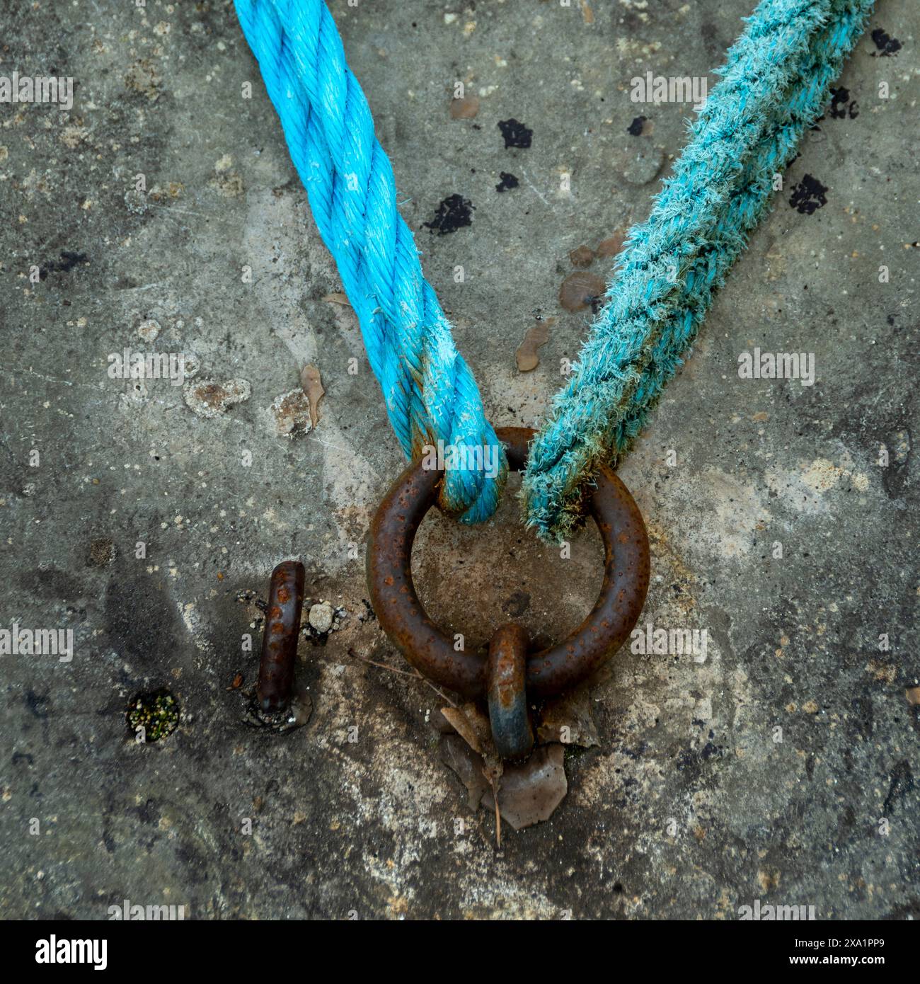 Rope and hook hi-res stock photography and images - Alamy
