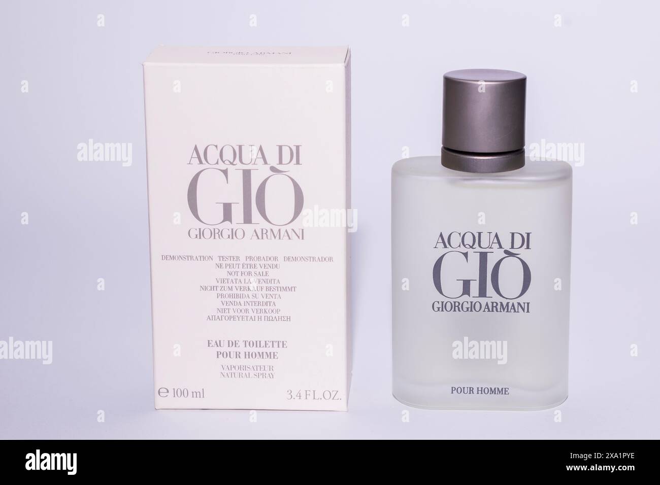 Fashion brand packaging hi-res stock photography and images - Alamy