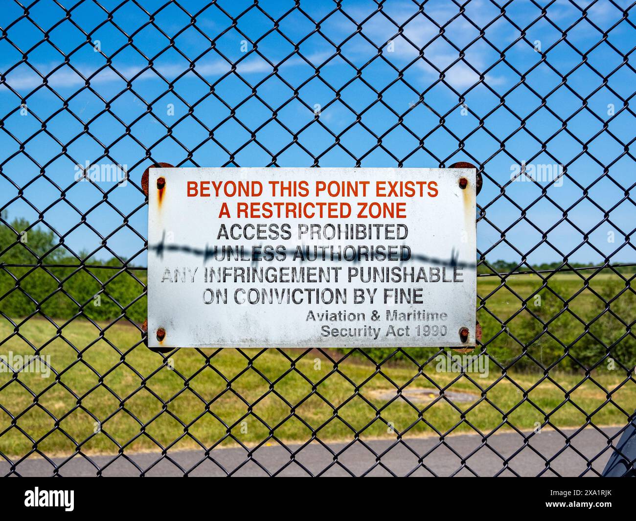 Airport warning signs hi-res stock photography and images - Alamy