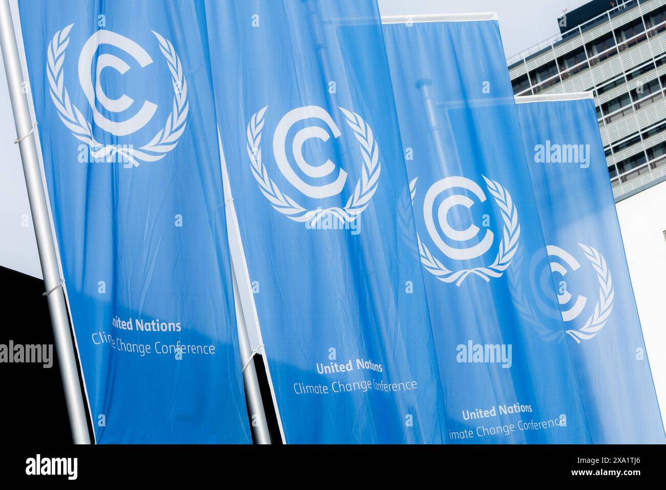 UN Klimakonferenz in Bonn 03.06.2024 Fahnen der UNFCCC - United Nations ...