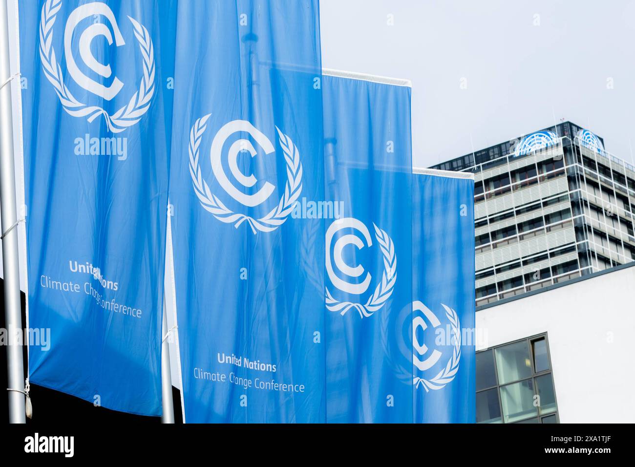 UN Klimakonferenz in Bonn 03.06.2024 Fahnen der UNFCCC - United Nations ...