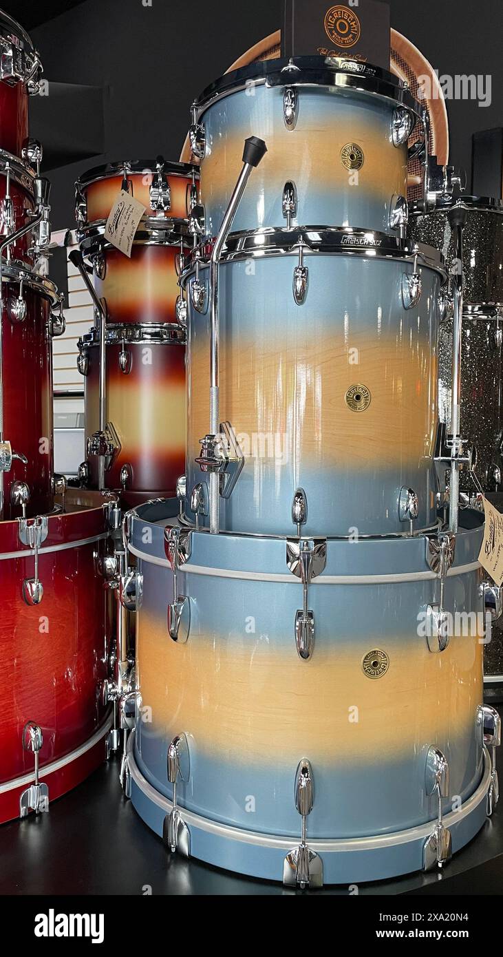 New different colors of Gretsch Drums in blue and yellow and also in ...