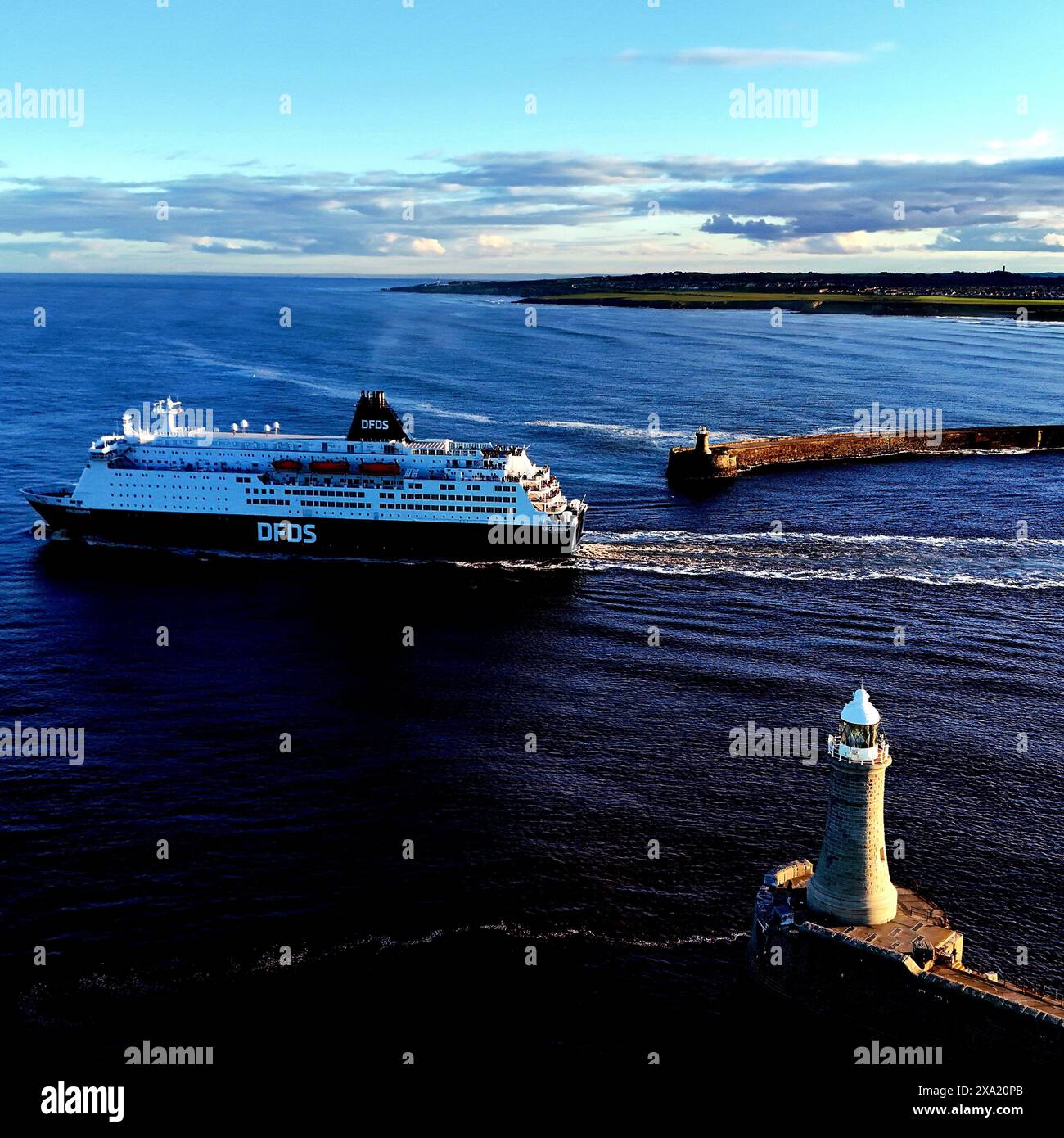 Large boat sails past hi-res stock photography and images - Alamy