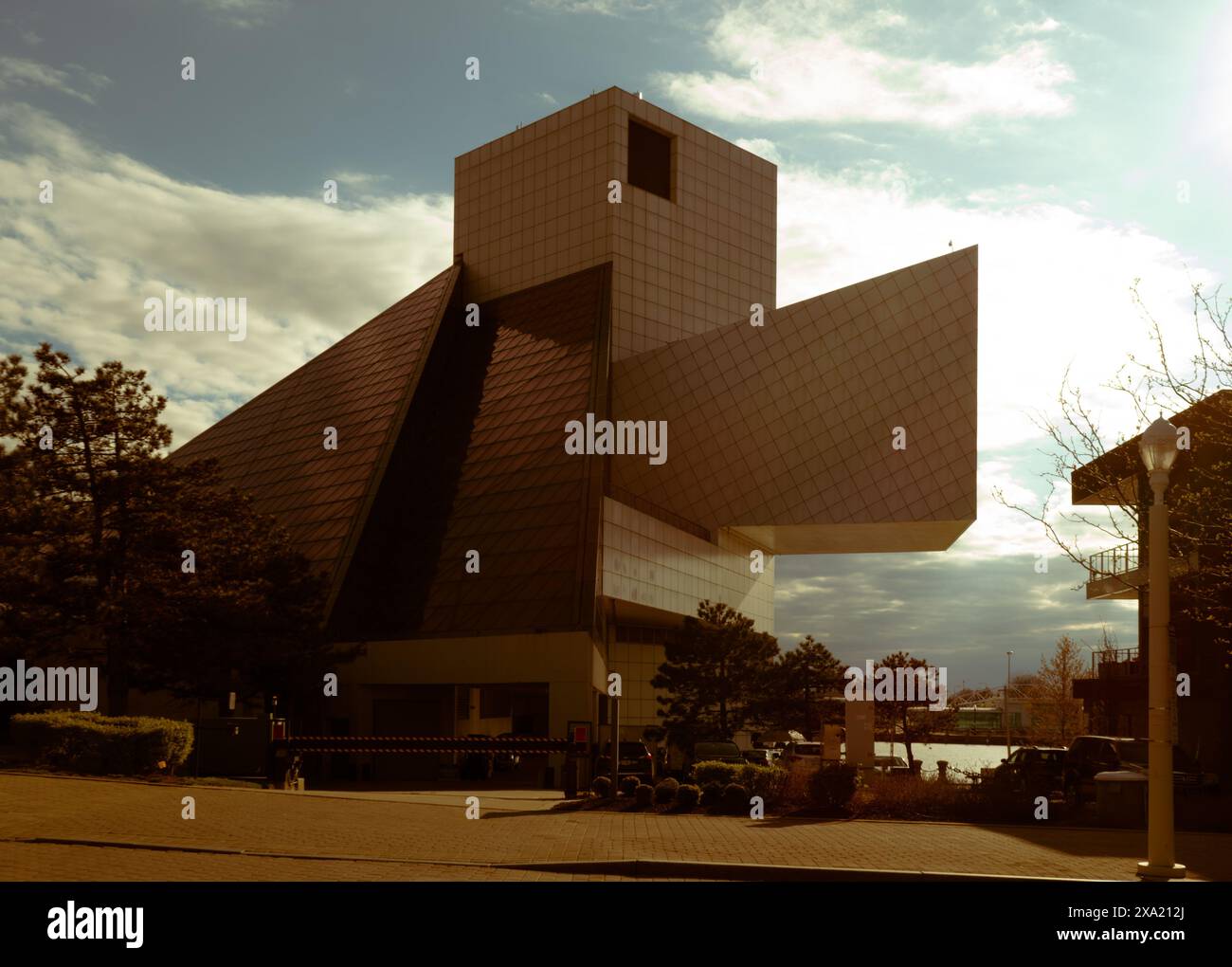 The Rock & Roll Hall of Fame in Cleveland, Ohio Stock Photo - Alamy