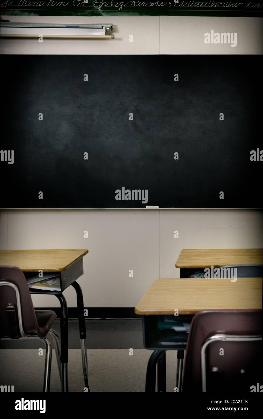A school classroom with a blank blackboard Stock Photo - Alamy
