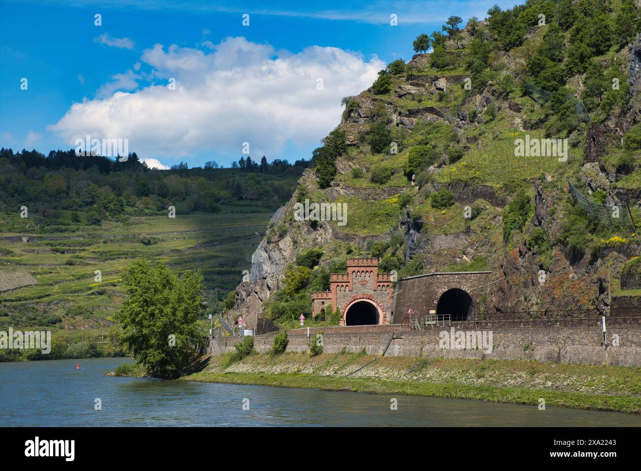Cascade tunnel hi-res stock photography and images - Alamy