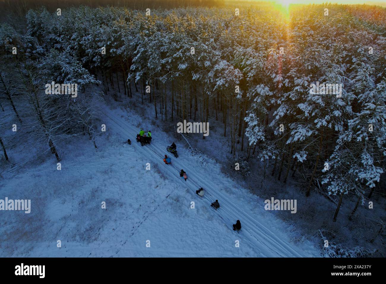 Bikes through snow hi-res stock photography and images - Alamy