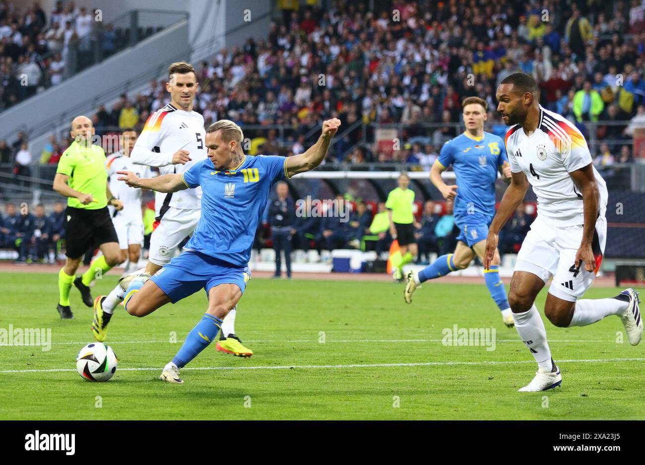 Mykhailo mudryk chelsea hi-res stock photography and images - Alamy