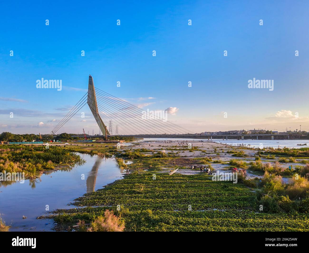 The Signature Bridge is a cantilever spar cable-stayed bridge which ...