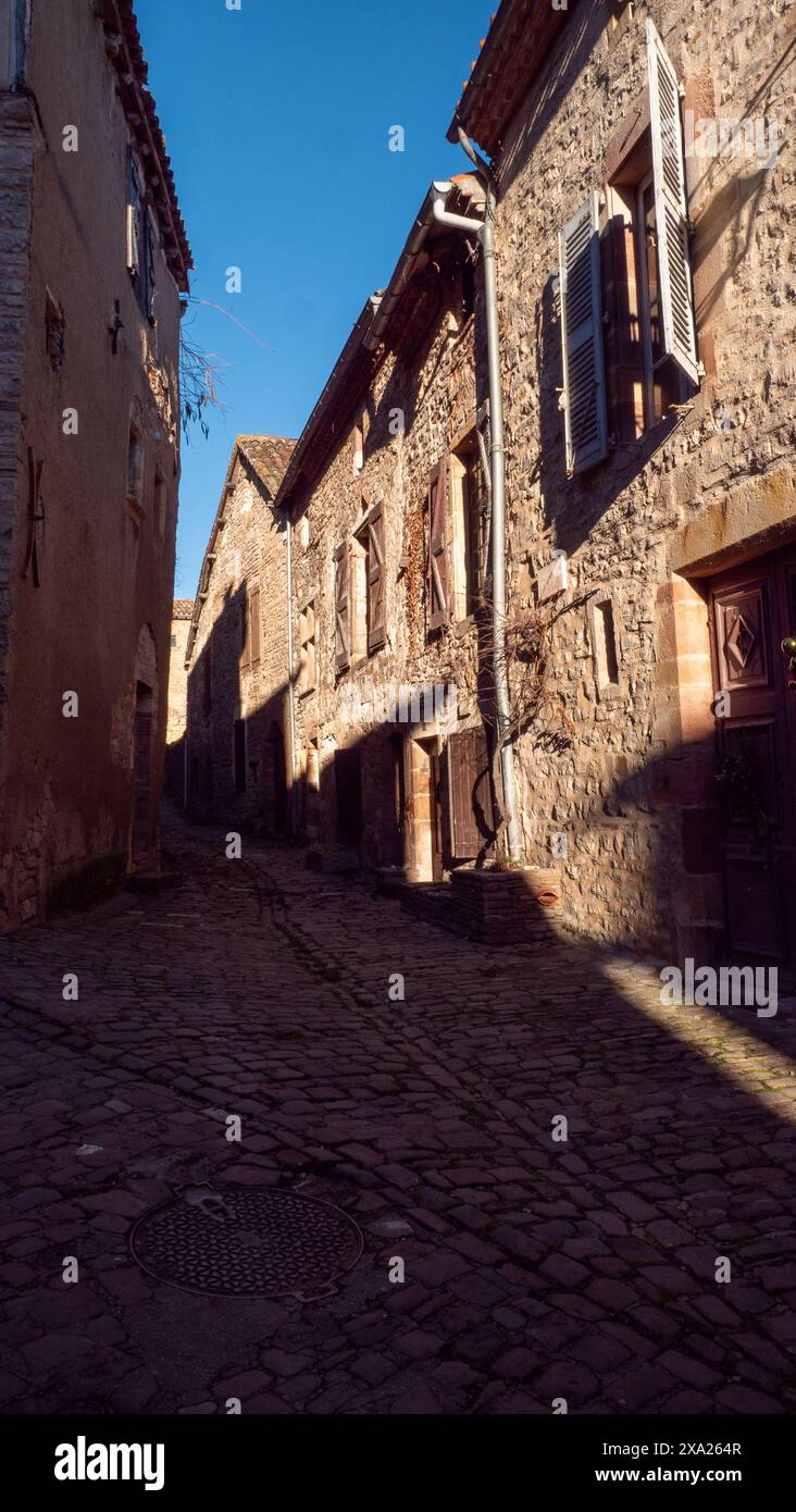 Charming narrow alley stone buildings hi-res stock photography and ...