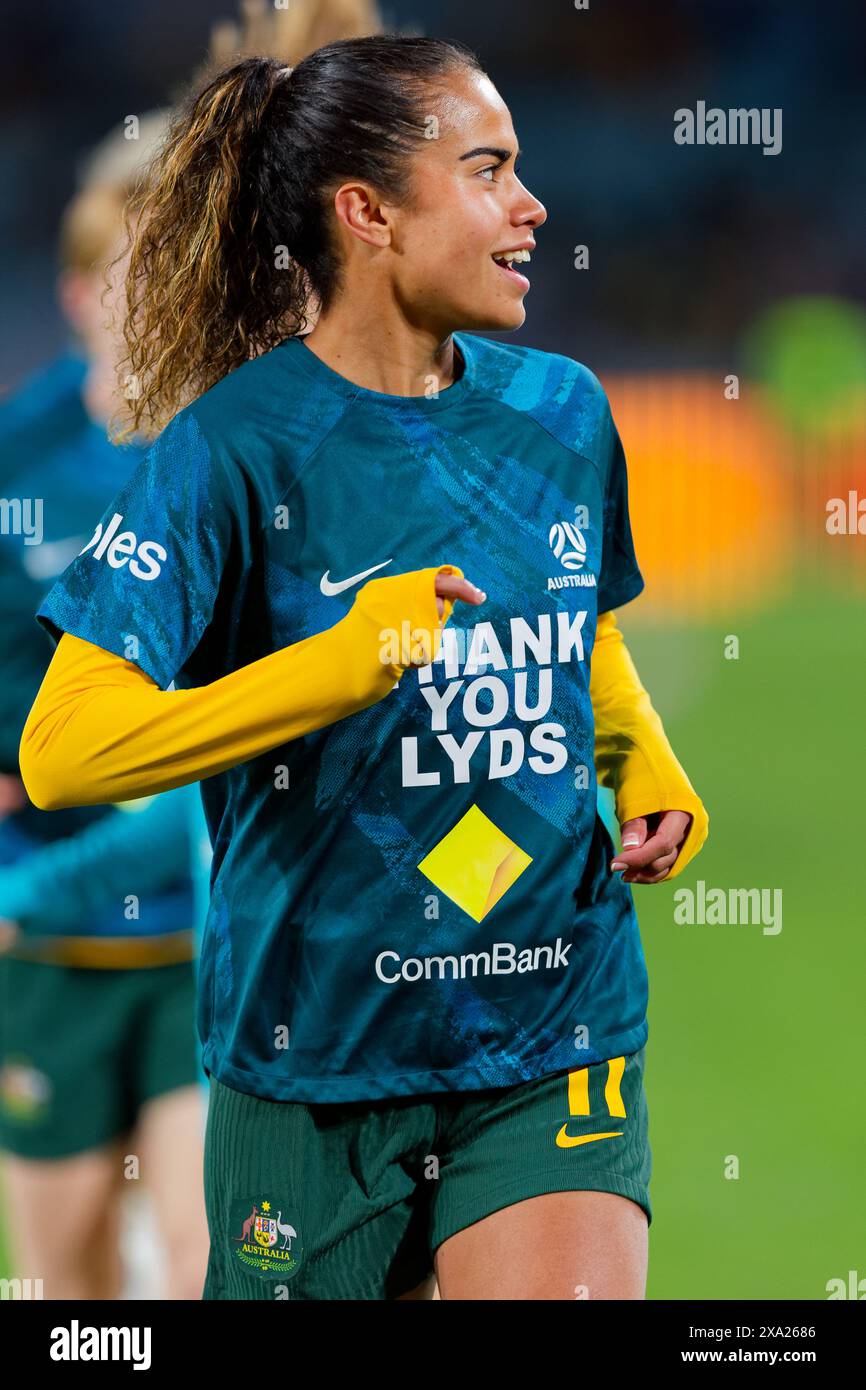 Sydney, Australia. 03rd June, 2024. Mary Fowler of Australia warms up ...