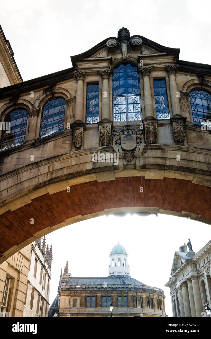 The iconic Oxford landmark 'Bridge Of Sighs' ( Hertford Bridge ...