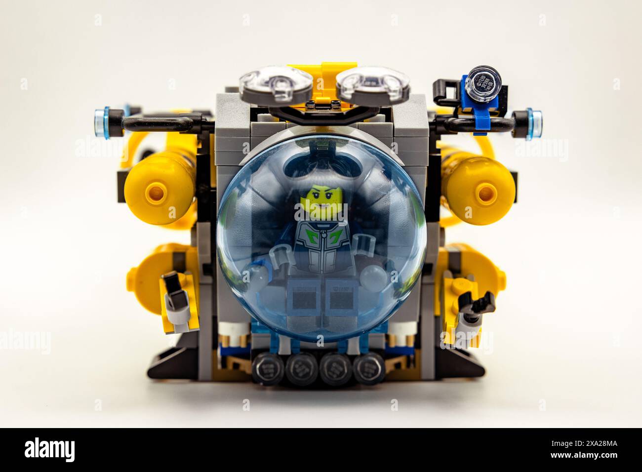 Aquatic robot hi-res stock photography and images - Alamy