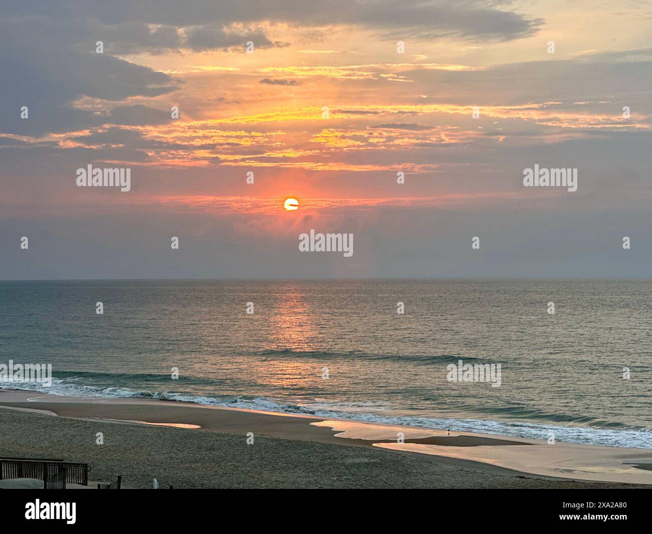 Aerial flight over ocean sunset hi-res stock photography and images - Alamy