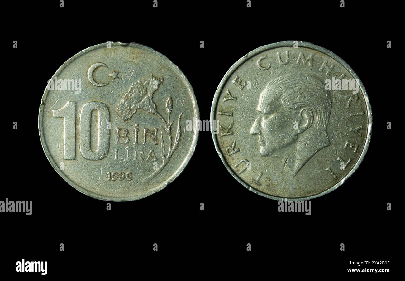 A top view of 10 Turkish lira coins Stock Photo - Alamy