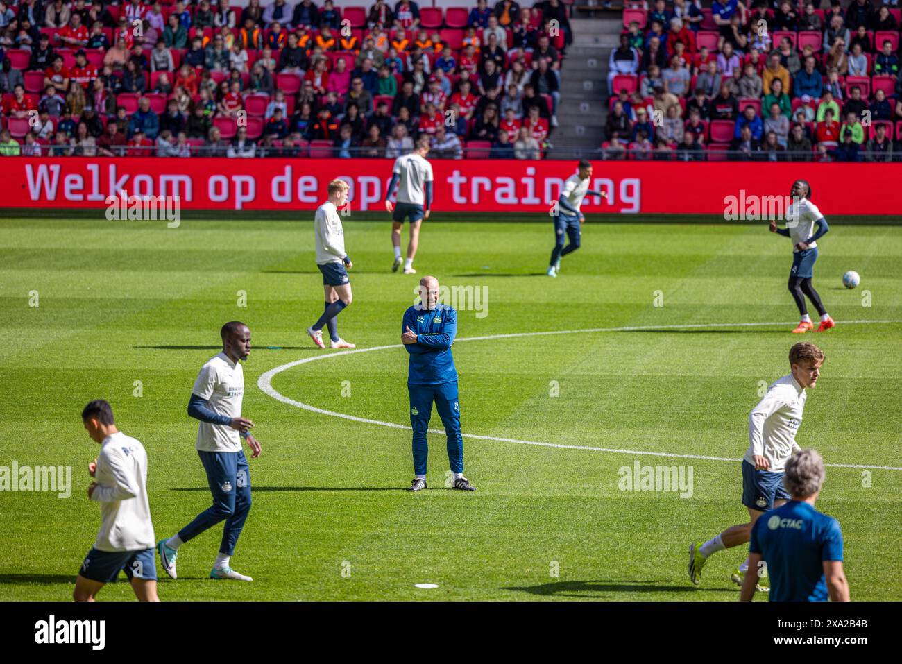 The open training Dutch football club PSV EINDHOVEN squad and head ...