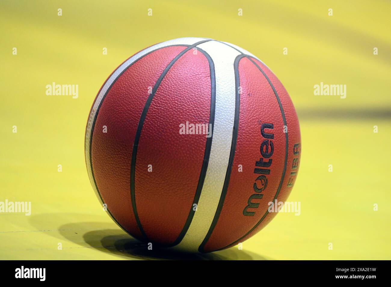 Ball fiba hi-res stock photography and images - Alamy