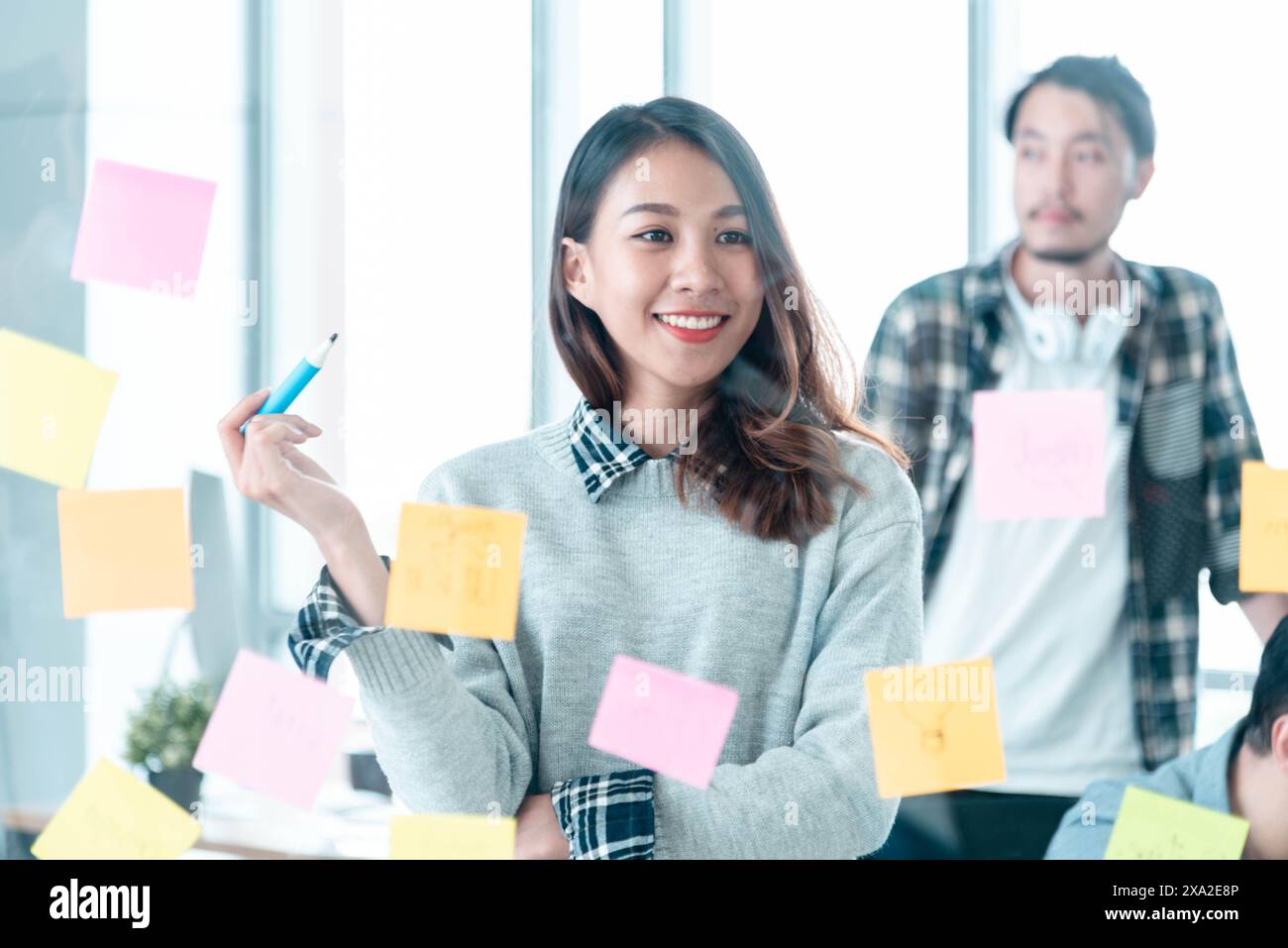 Brainstorming diversity creative design use post it sticky note team ...
