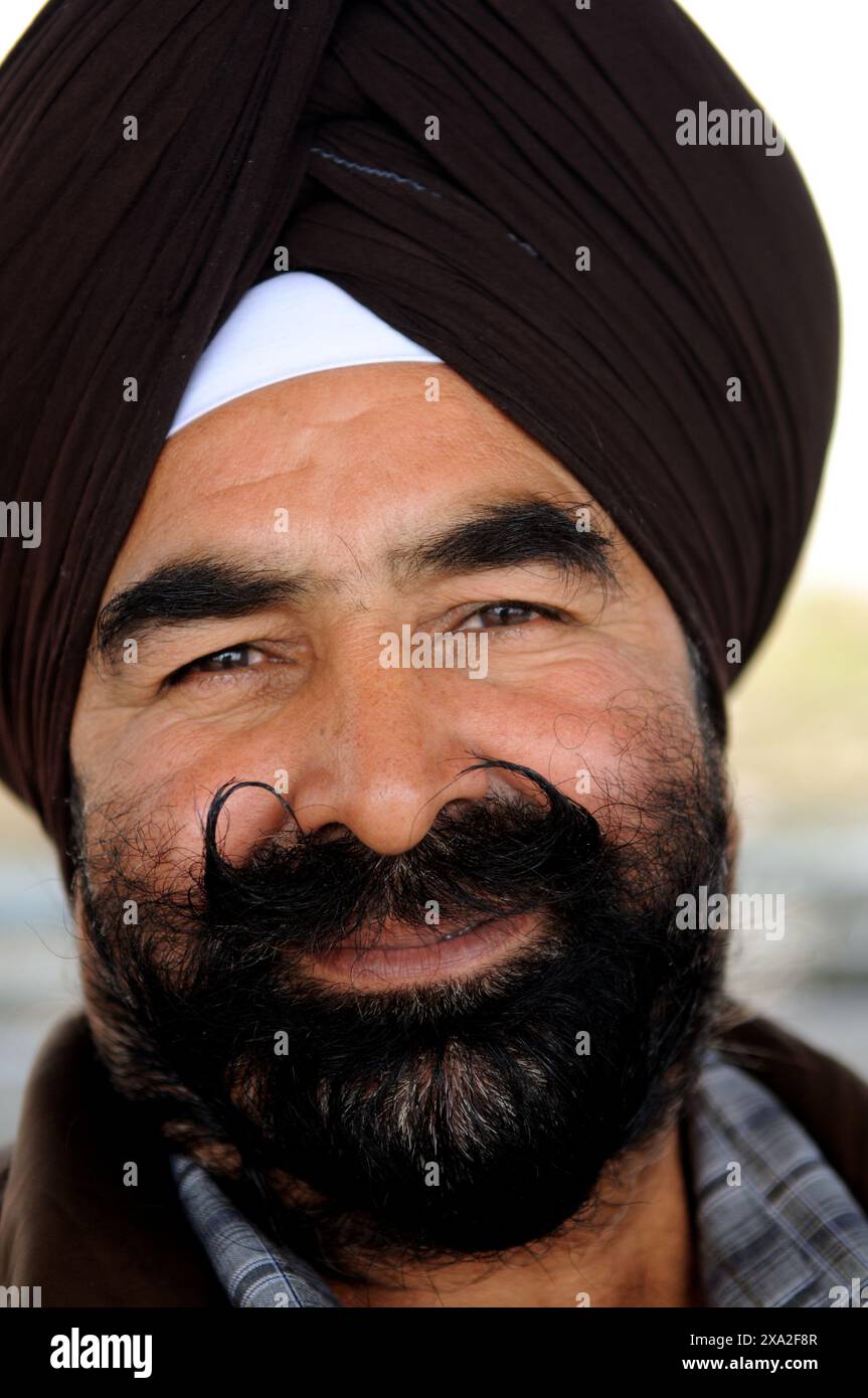 Portrait of a Sikh man taken in Amritsar, India Stock Photo - Alamy