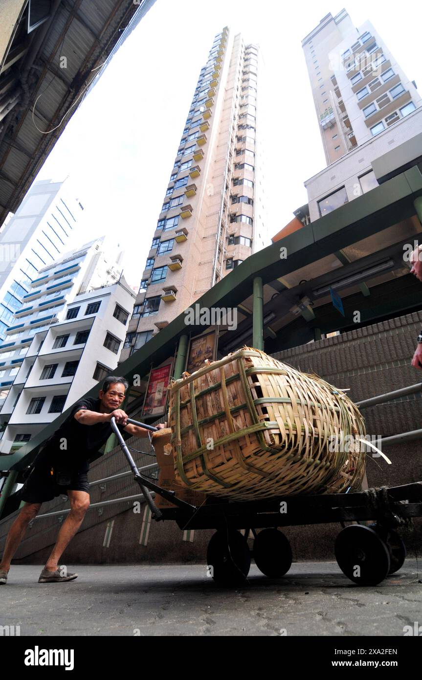 Man pushing the cart hi-res stock photography and images - Alamy