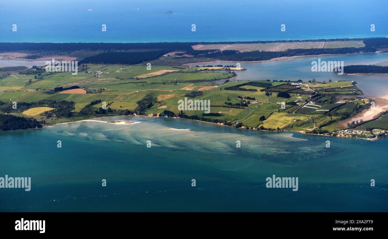 Aerial view of Matakana Island in New Zealand Stock Photo - Alamy