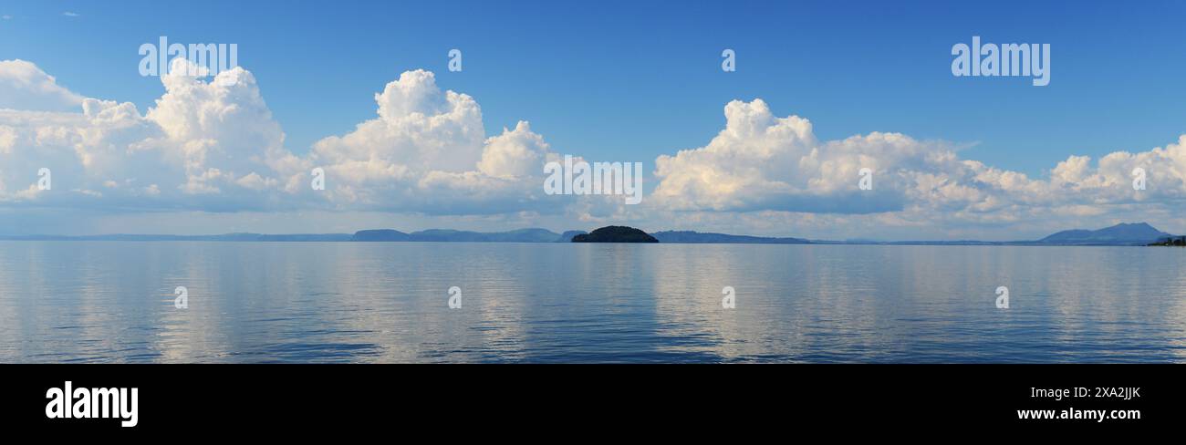 Lake Taupo in the Northern Island in New Zealand Stock Photo - Alamy