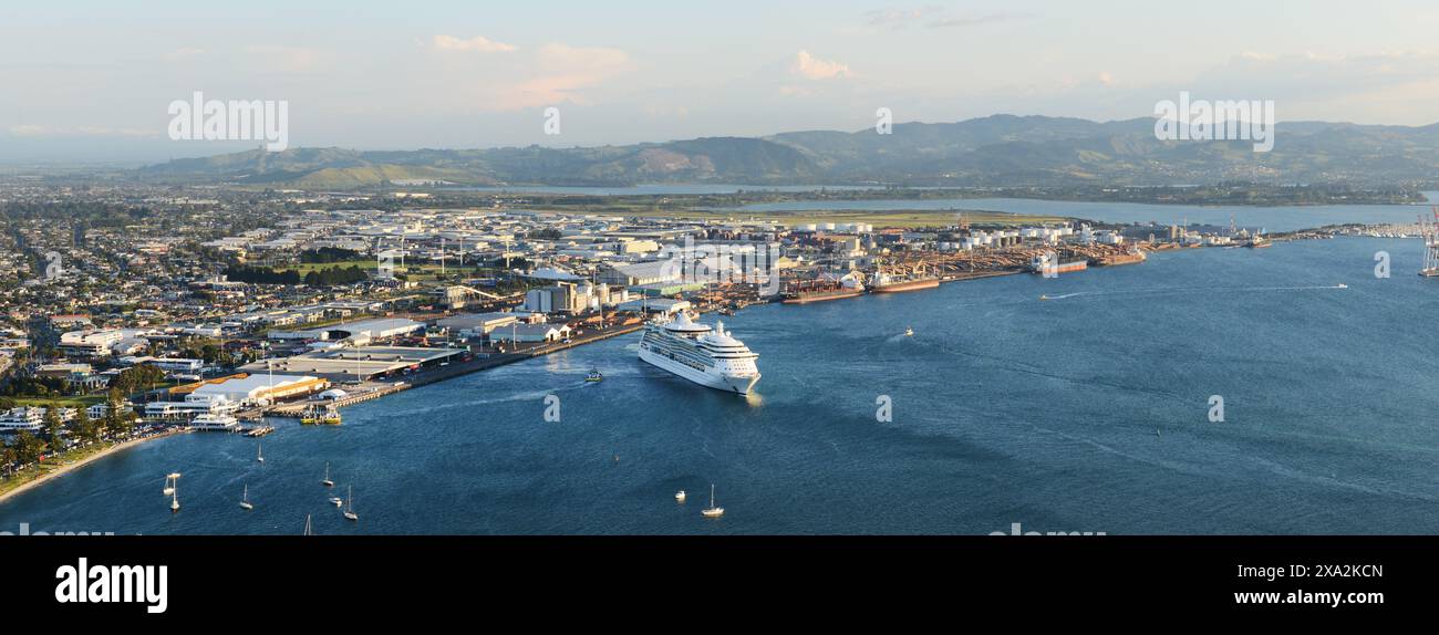 Beautiful views from Mount Maunganui in Tauranga, New Zealand Stock ...