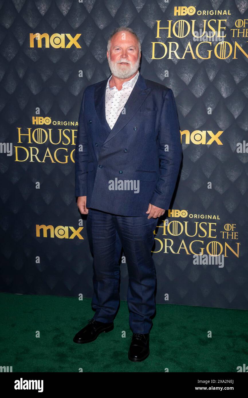 NEW YORK, NEW YORK - JUNE 03: Kevin de la Noy attends HBO's "House Of ...