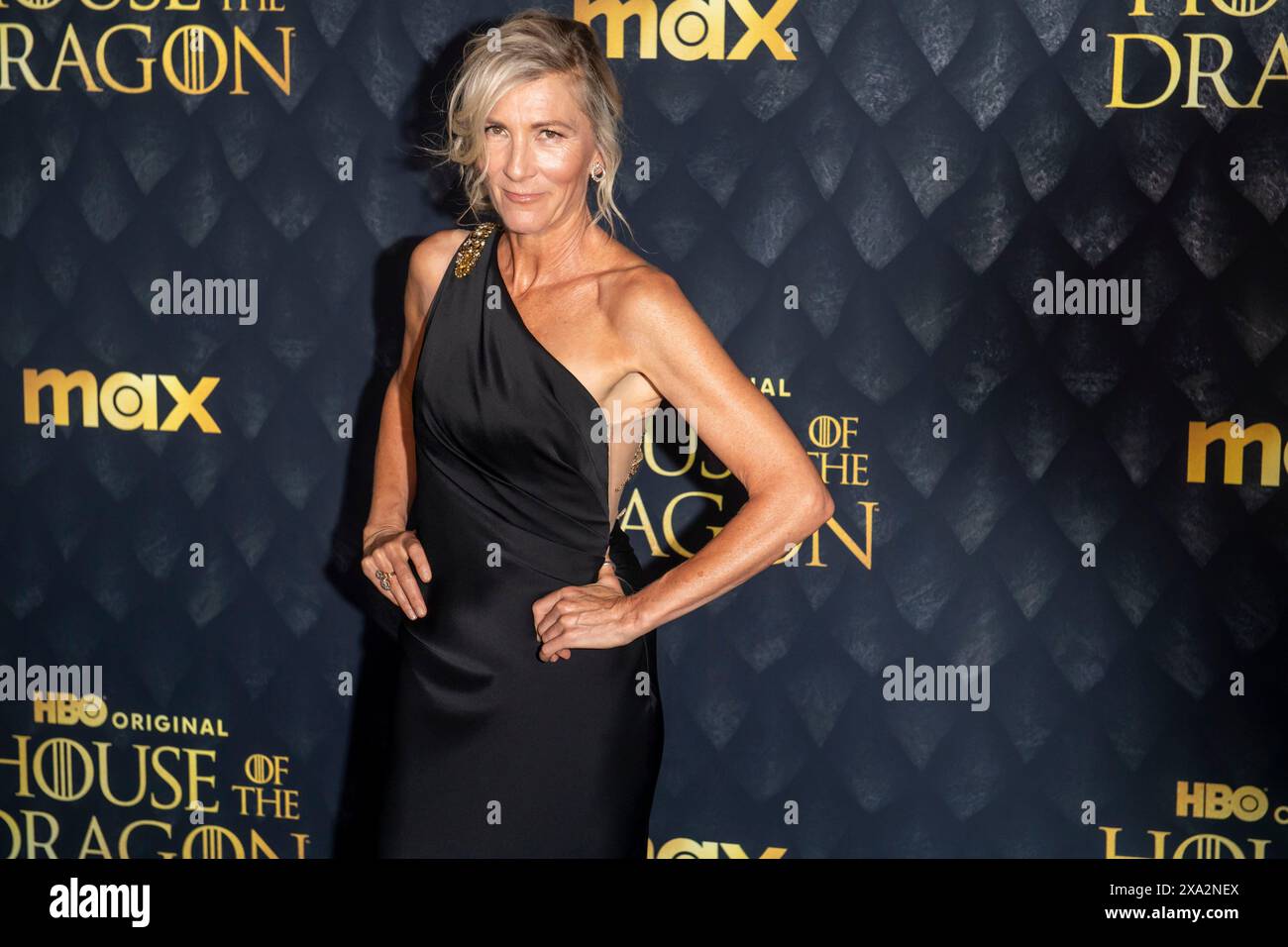 NEW YORK, NEW YORK - JUNE 03: Eve Best attends HBO's "House Of The ...