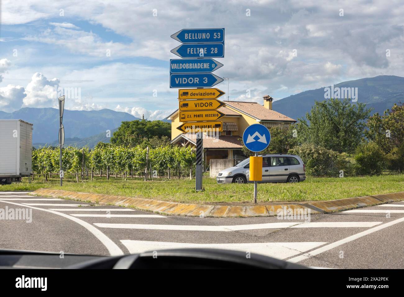 Wine road, car, crossroads, signs, signposts, landscape, wine tour ...