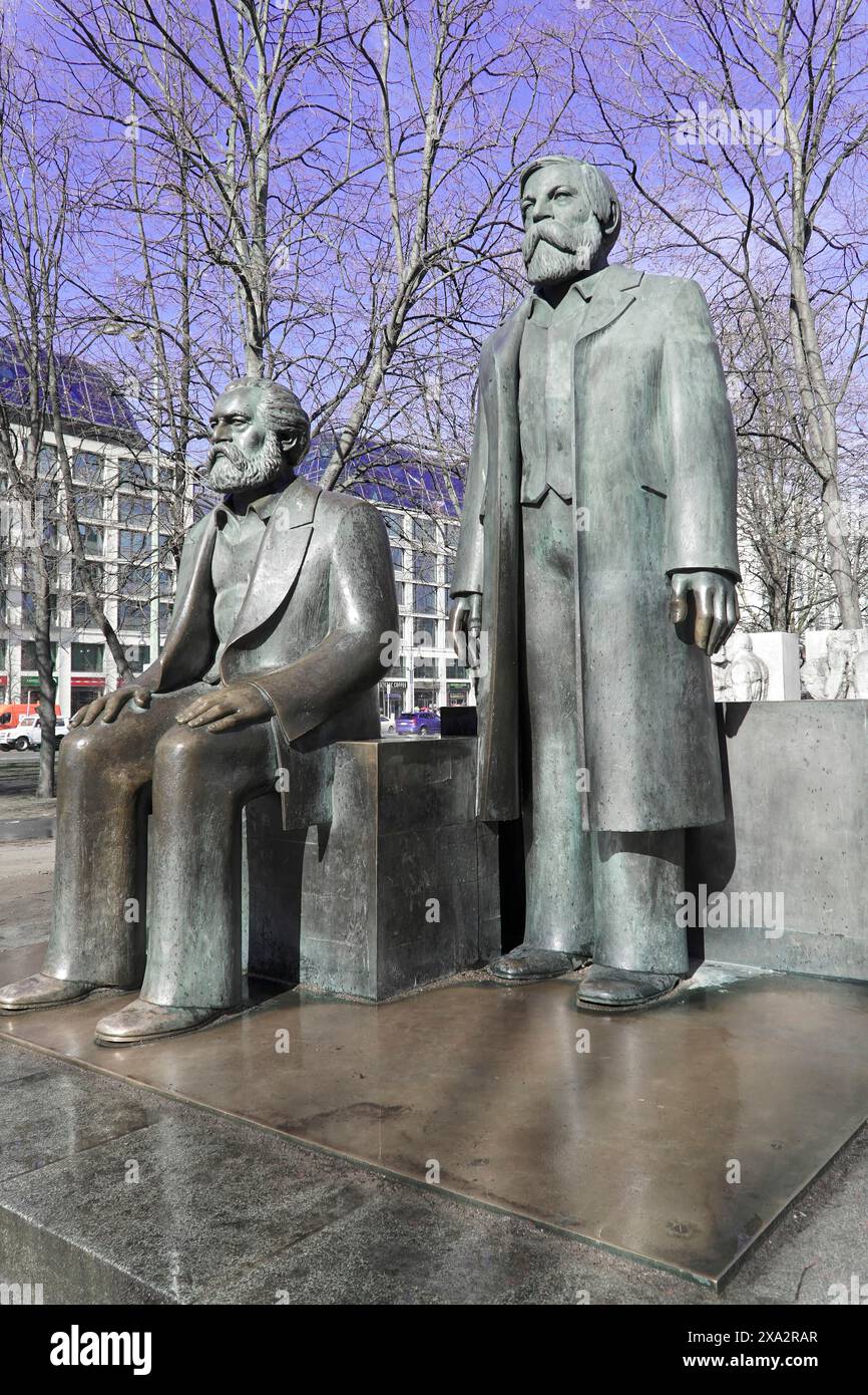 Bronze figures of Karl Marx and Friedrich Engels, Marx-Engels-Forum ...