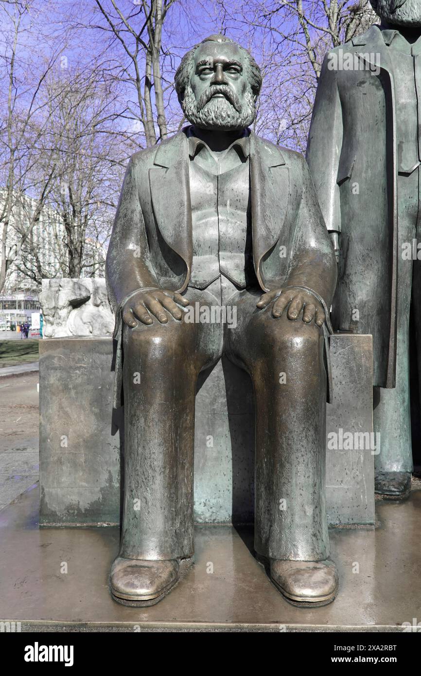 Bronze figures of Karl Marx and Friedrich Engels, Marx-Engels-Forum ...