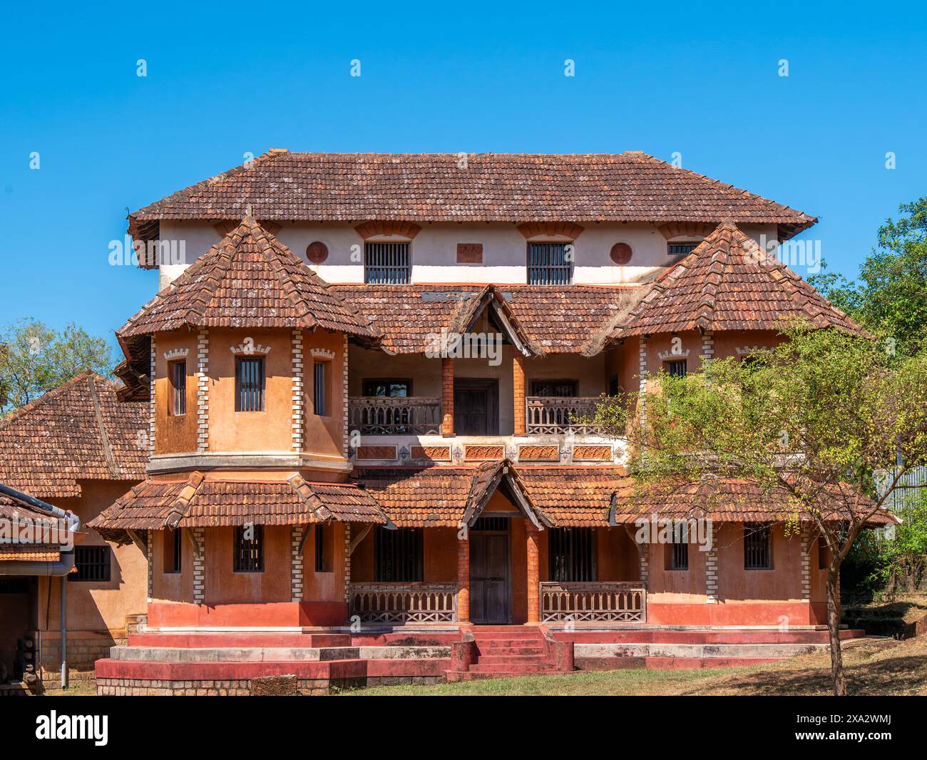 Architecture of old heritage Indian house with Roof top. Indian ...