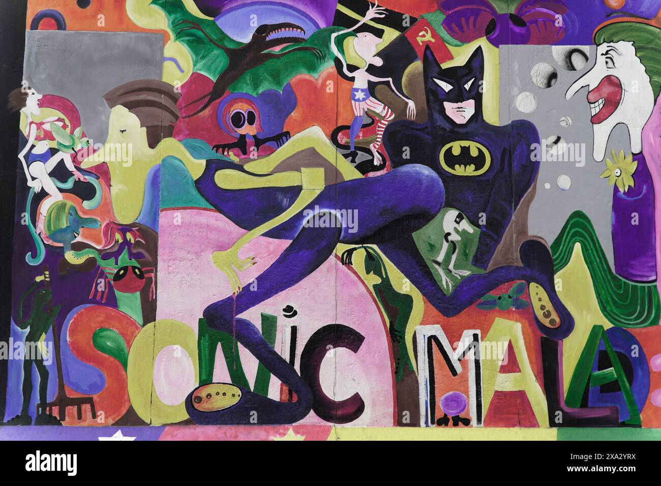 Graffiti on the Berlin Wall in the East Side Gallery, Berlin, Germany ...