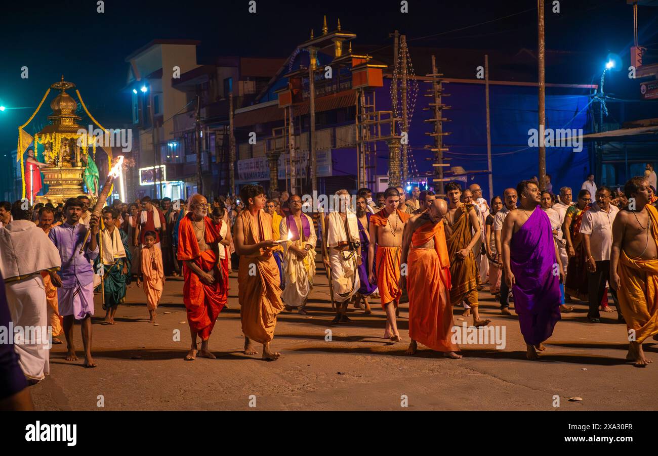 Udupi, INDIA - December 26, 2024 : Temple priest during Krishna temple ...