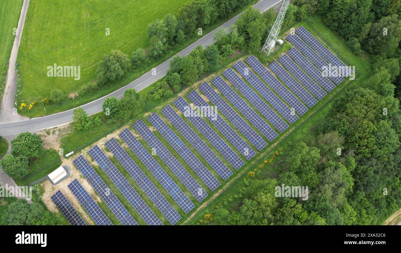 Luftaufnahme. Der erste SVB-Solarpark im Siegerland, Blick ueber über ...