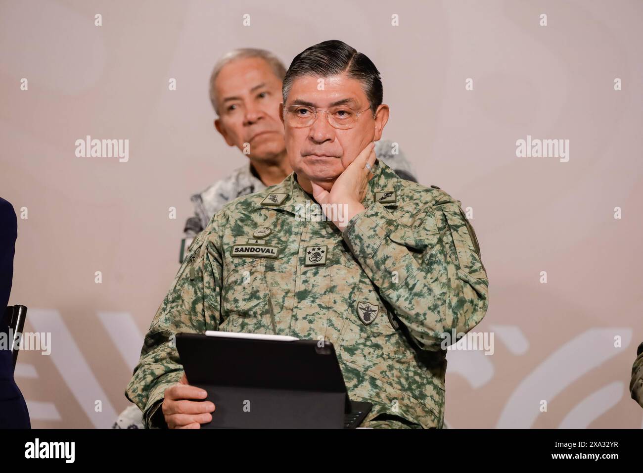 Andres manuel lopez obrador army hi-res stock photography and images ...