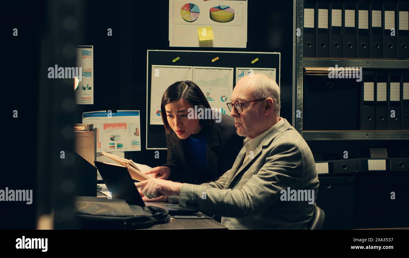 Identifying information notes hi-res stock photography and images - Alamy