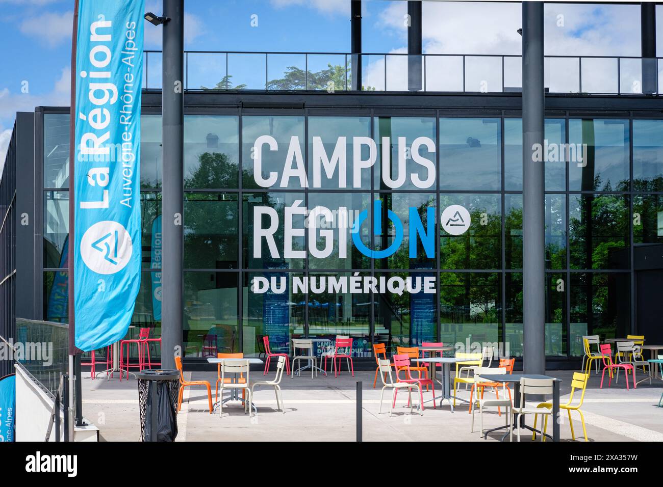 Digital campus centre hi-res stock photography and images - Alamy