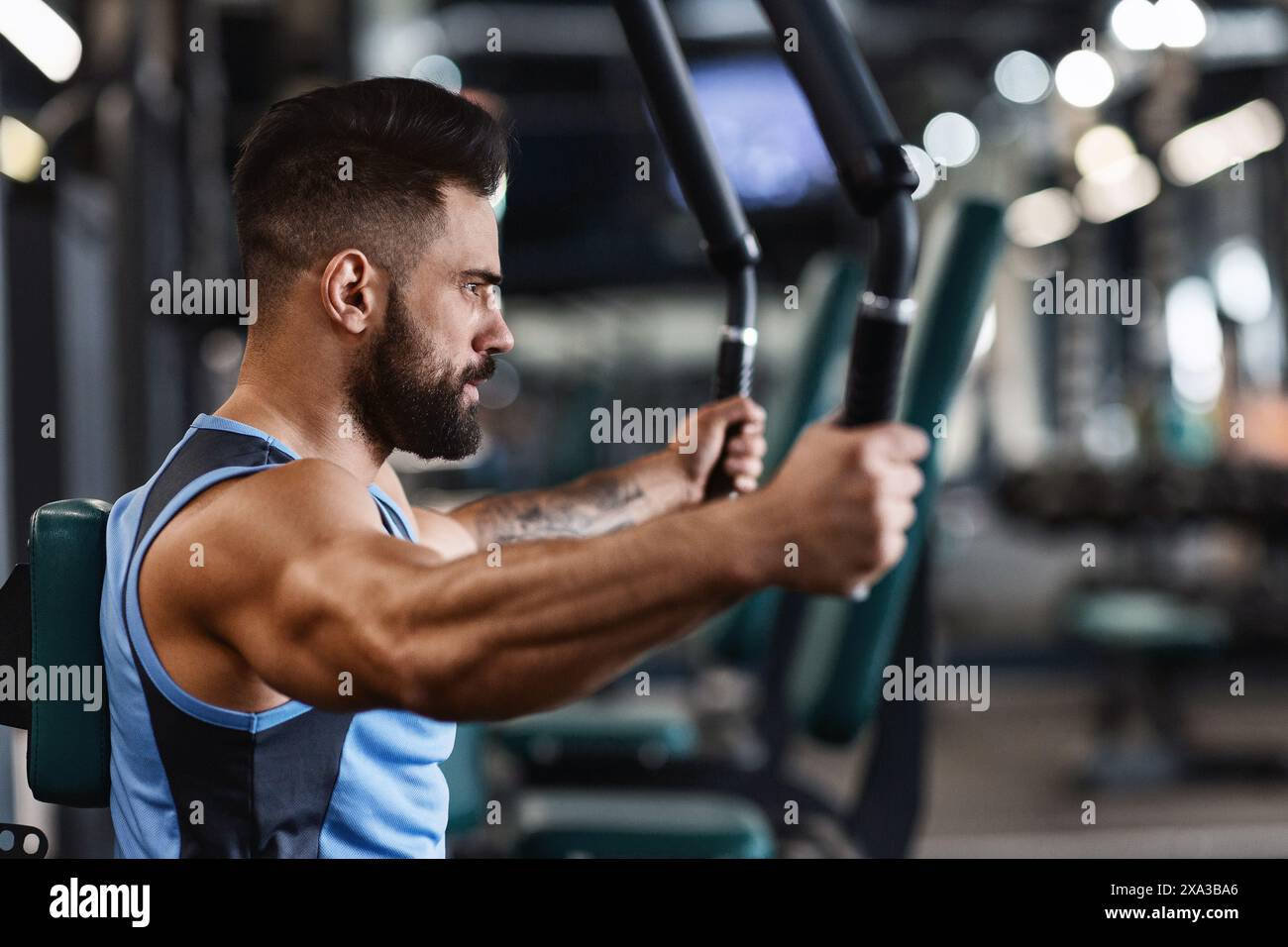 Chest press hi-res stock photography and images - Alamy