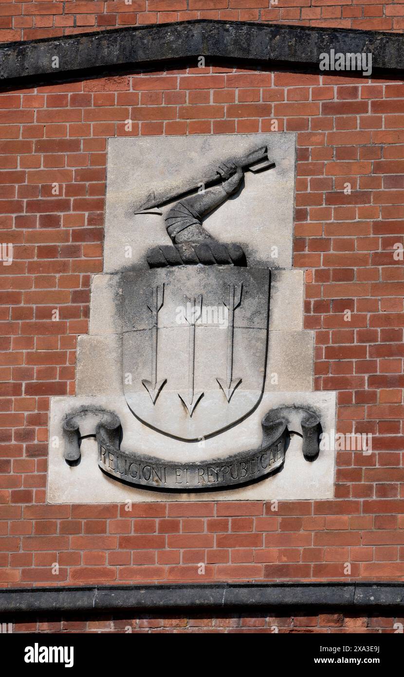 Henry viii coat of arms hi-res stock photography and images - Alamy