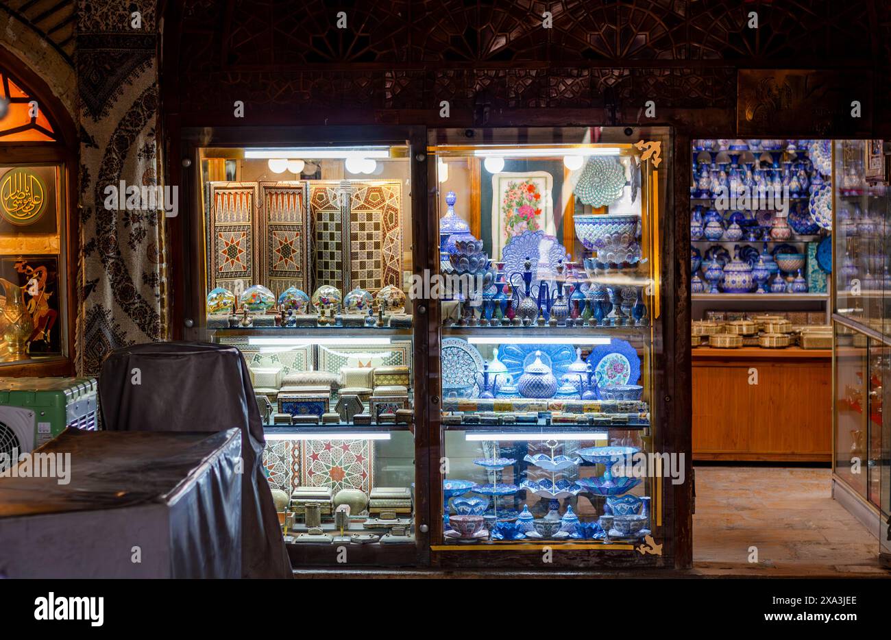 Folk art and handicraft hi-res stock photography and images - Alamy