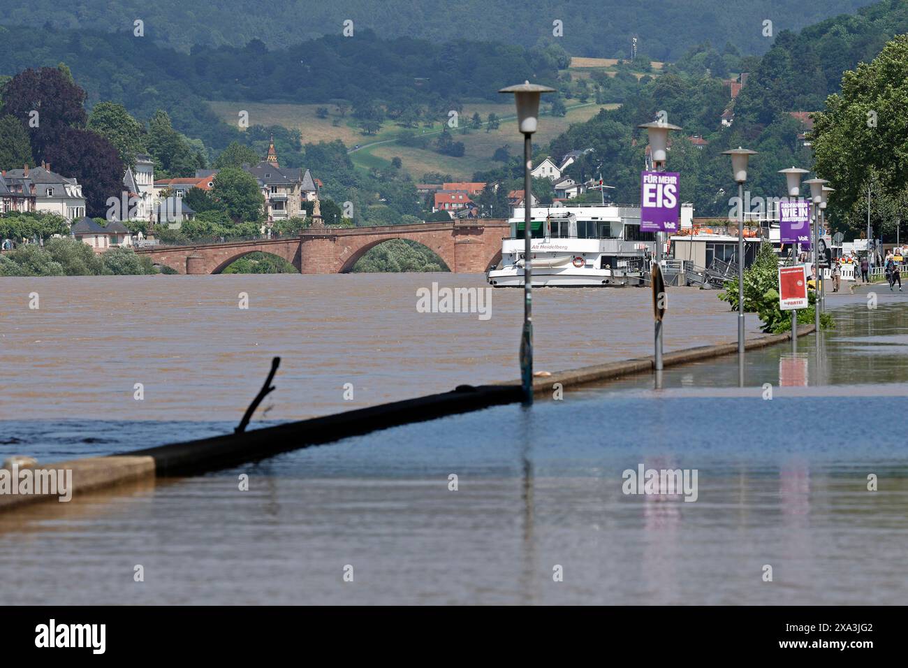 Hochwasser nach Dauerregen 03.06.2024 Blick auf das Hochwasser im ...