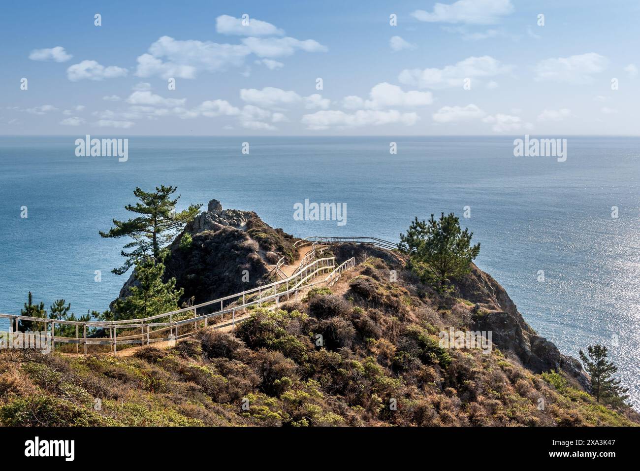 Scenic viewpoint on the coastal highway no 1 in California, overviewing ...