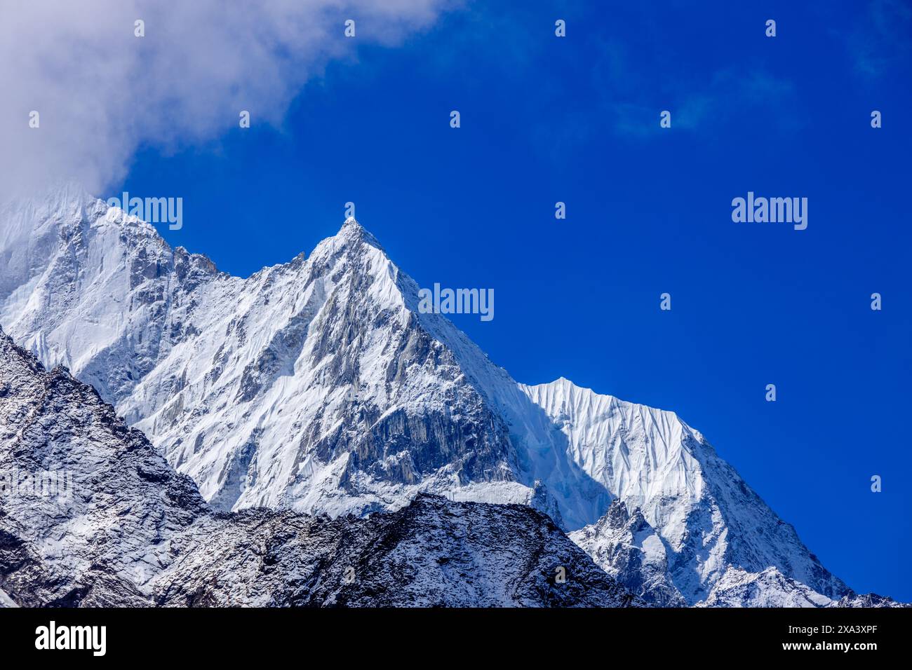 Himalaya mountains landscape with high altitude snow and ice glacier ...