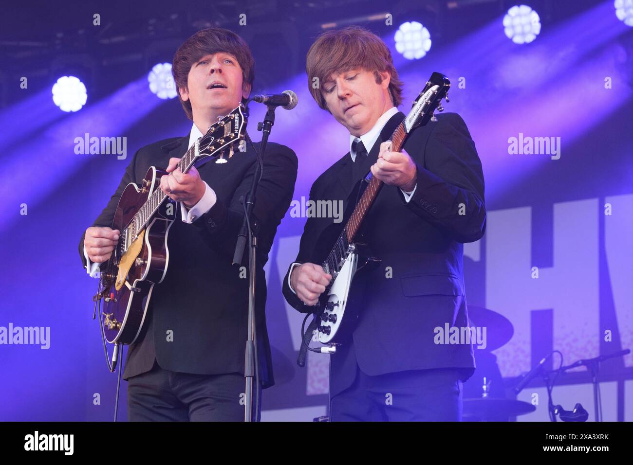Stephen Hill and Paul Canning of The Bootleg Beatles performing at ...