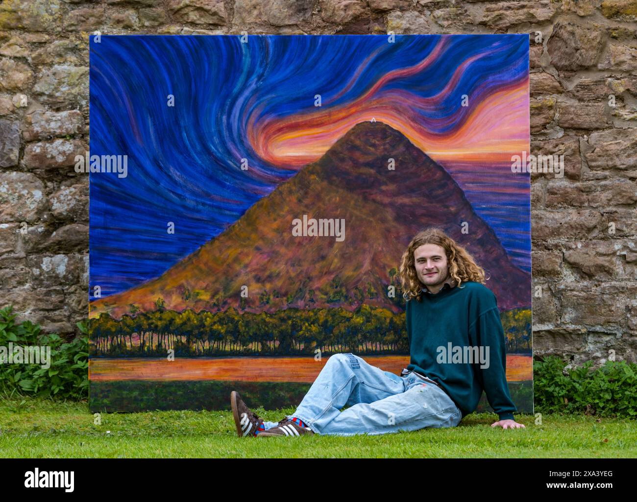 Painting house uk hi-res stock photography and images - Alamy